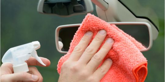 Cleaning Car Windscreen Interior | How to Guide – Canstar Blue