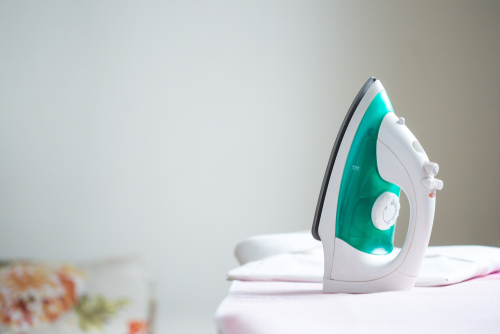 Cordless Clothes Irons | Brands, Features & Prices - Canstar Blue
